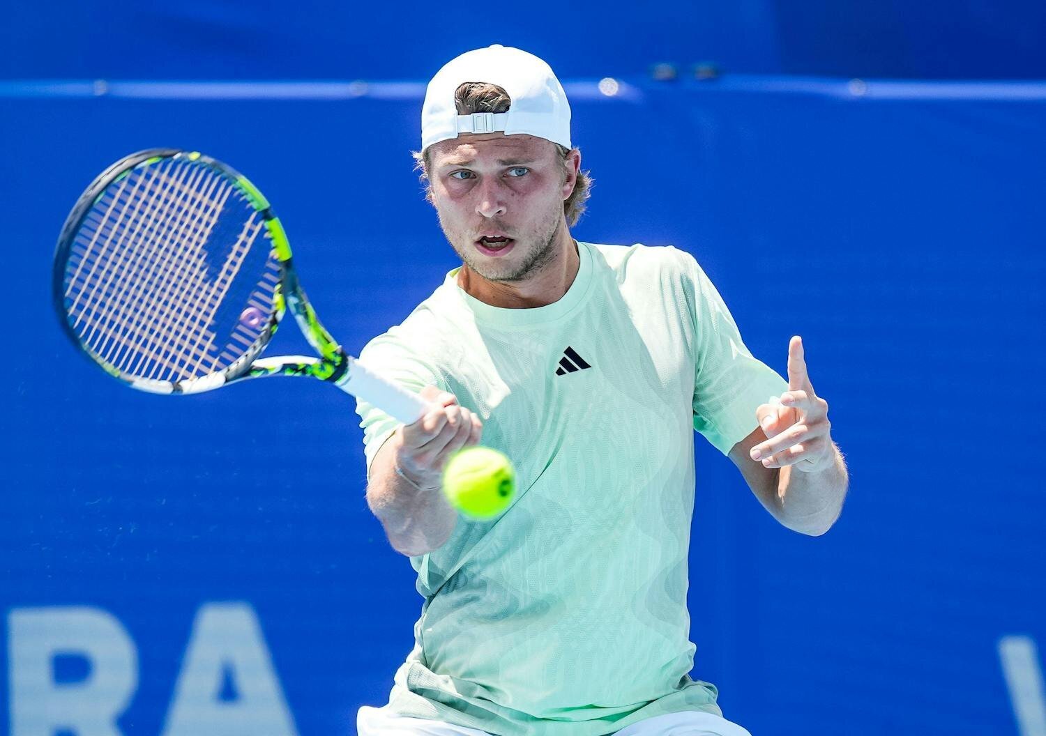 Alexandre Müller et la Maladie de Crohn Ses Défis pour Continuer le ...