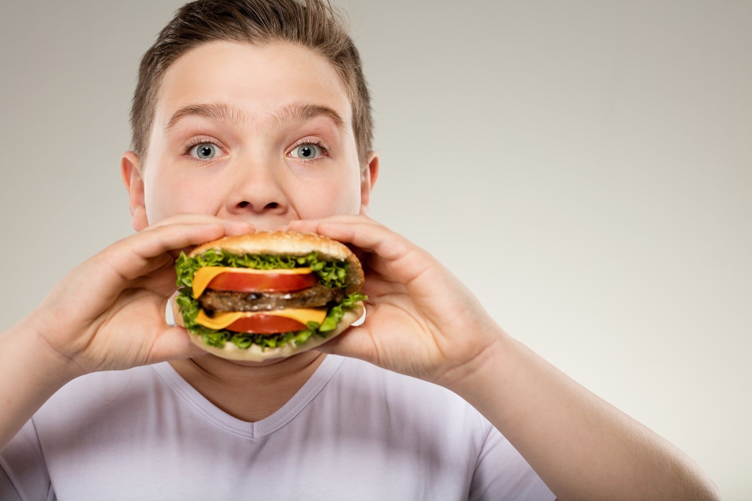 Conseils d'une pédiatre si votre ado adore le fast-food et délaisse les ...