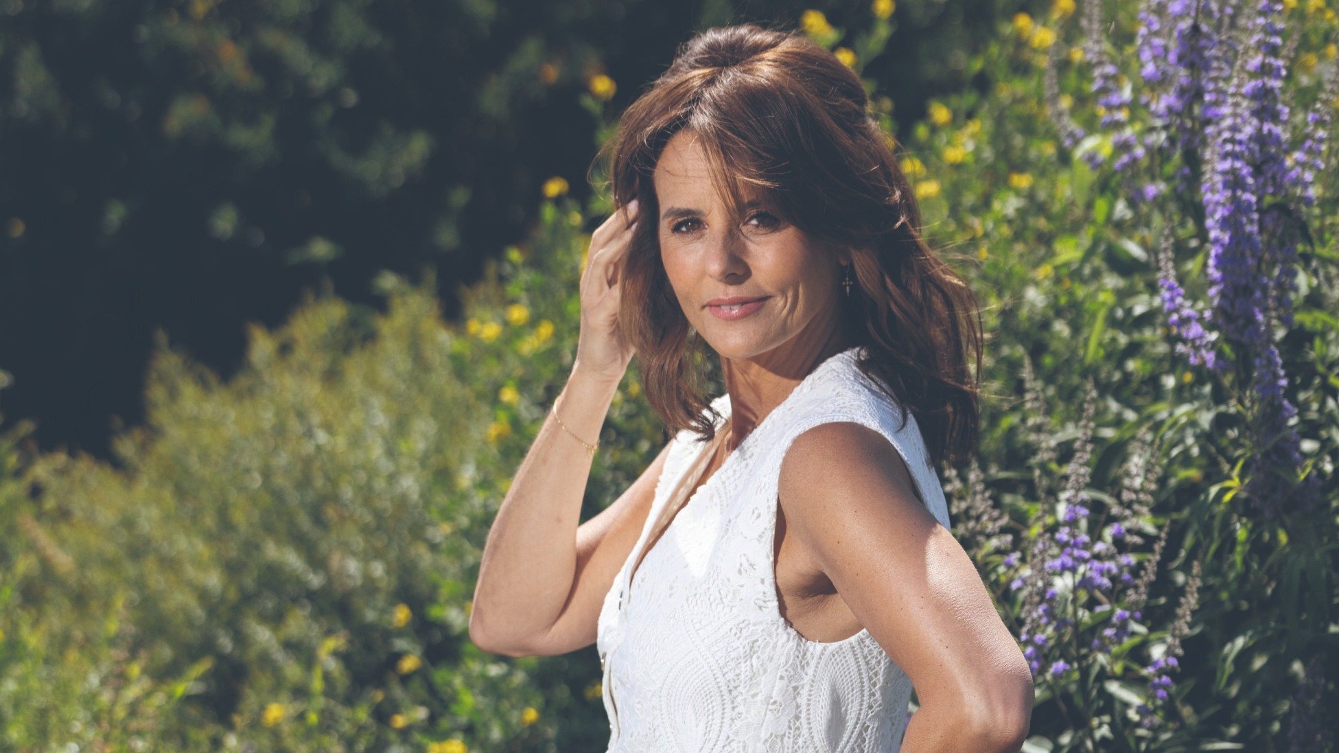 Faustine Bollaert : 25 ans de télé et une passion inébranlable - One Media